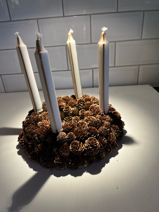 Advent/bord krans i lerkekongler :: Krimskrans